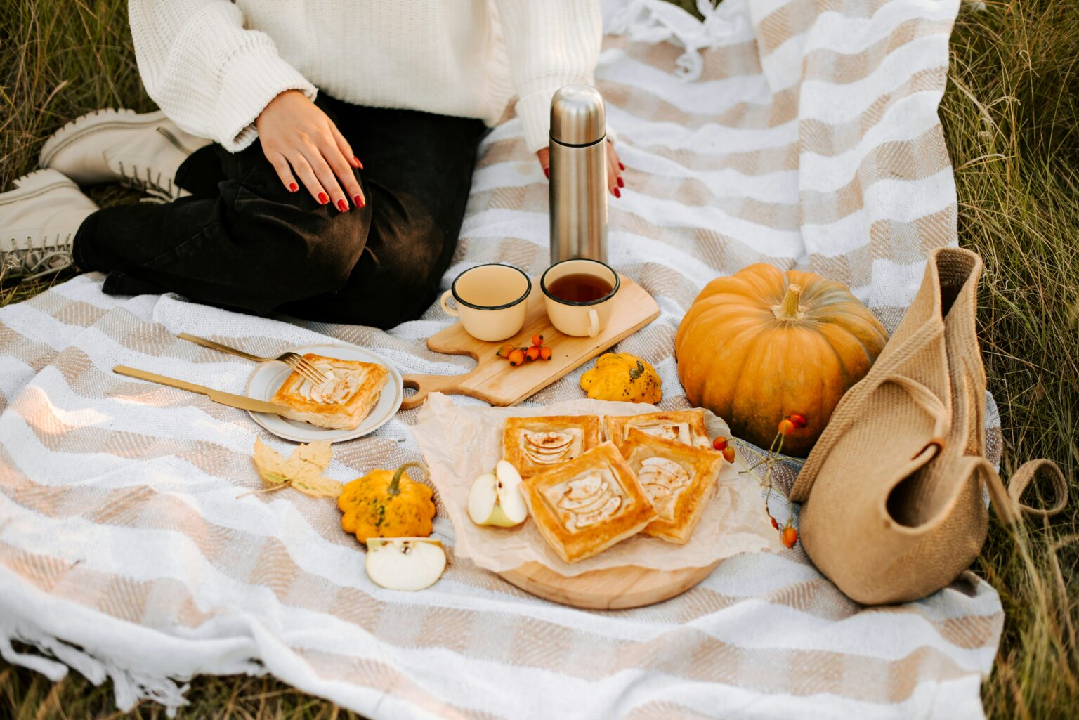 55 Relaxing Autumn Self-Care Ideas to Stay Cozy and Positive