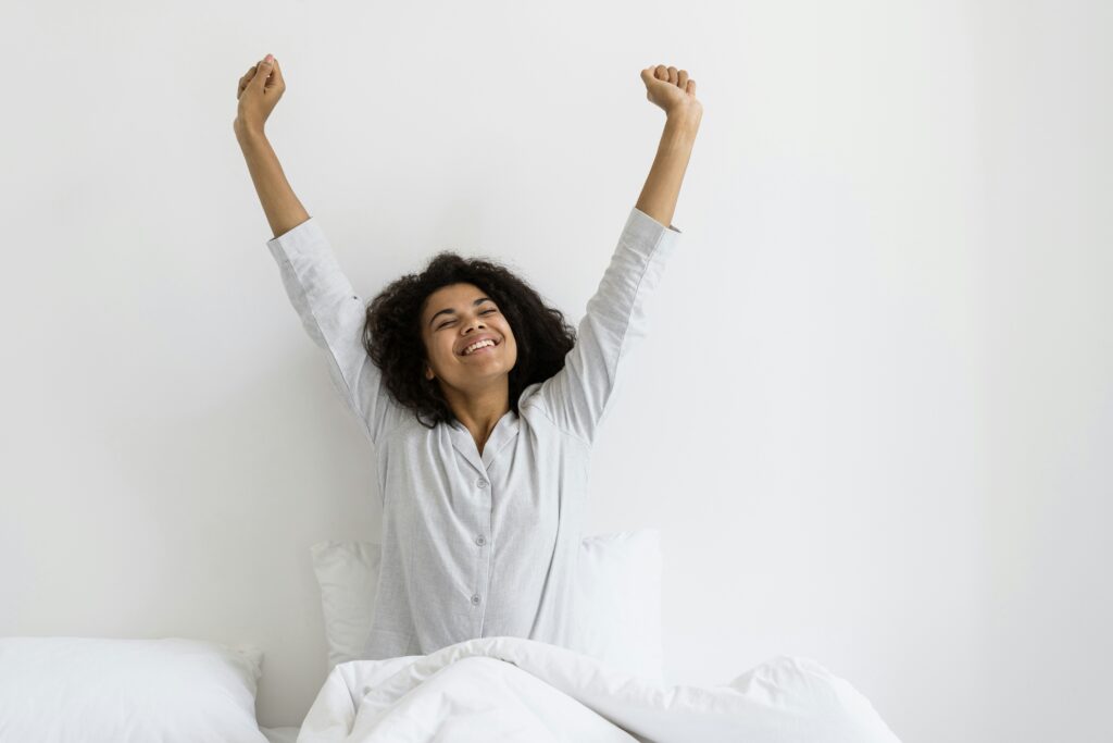 How To Become A Morning Person (According To The Pros)