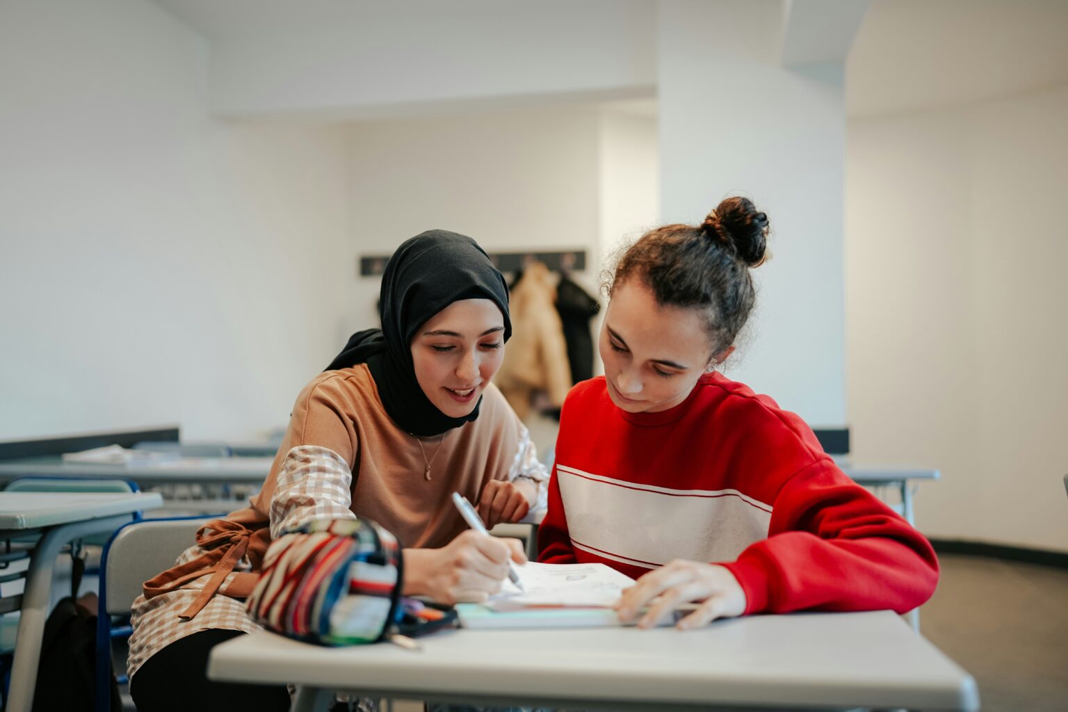 225 Relationship Questions to Ask Your Partner to Bond