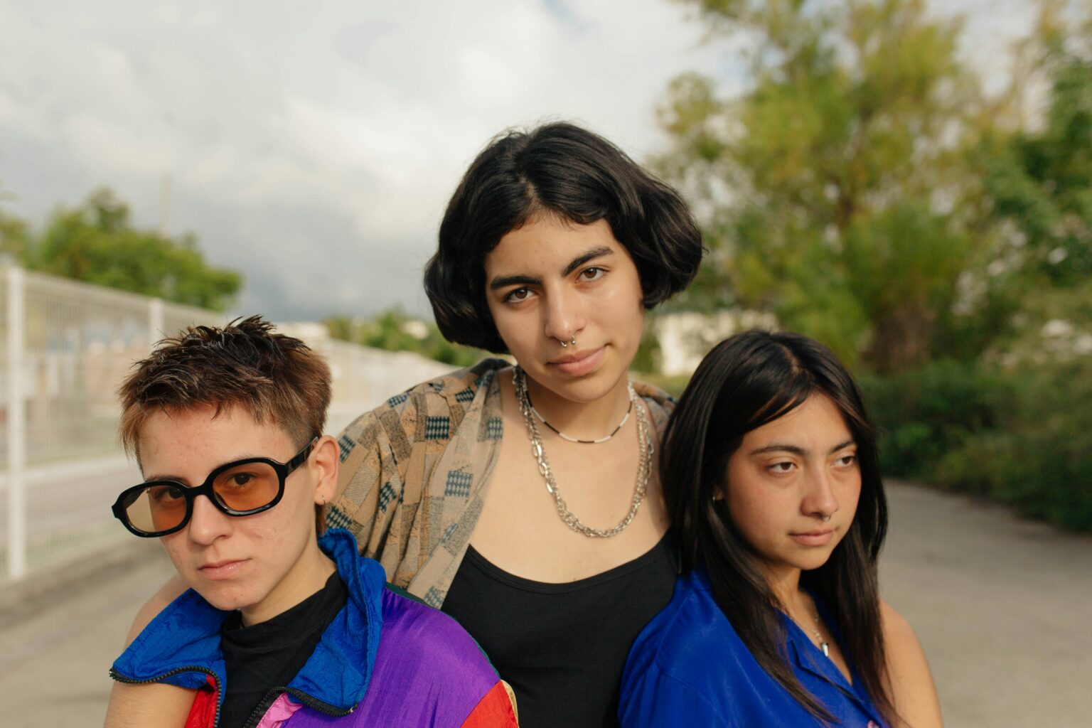 25 Tips on How to Make Friends + 25 Ways to Make New Friends